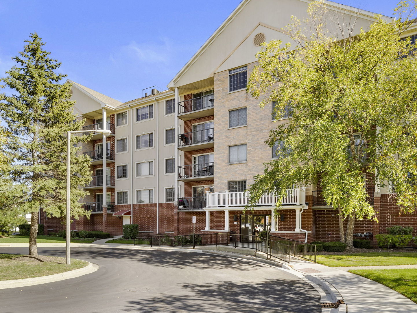 Waterfall Glen in Darien IL Homes for Sale - Waterfall Glen in Darien ...